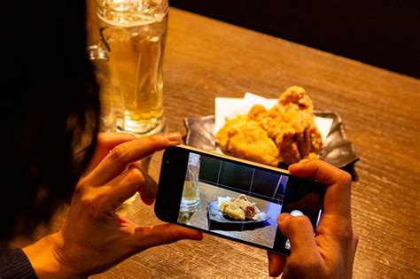 光とアングルで“シズル感”アップ。プロのフォトグラファーが教える料理写真のスマホ撮影テクニック Itをもっと身近に。ソフトバンクニュース