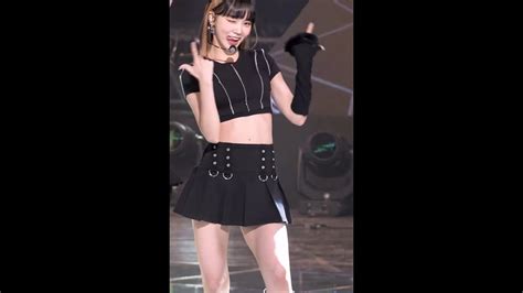 K Pop 르세라핌 김채원 검정 크롭티 짧은 치마 Kimchaewon Lesserafim Youtube