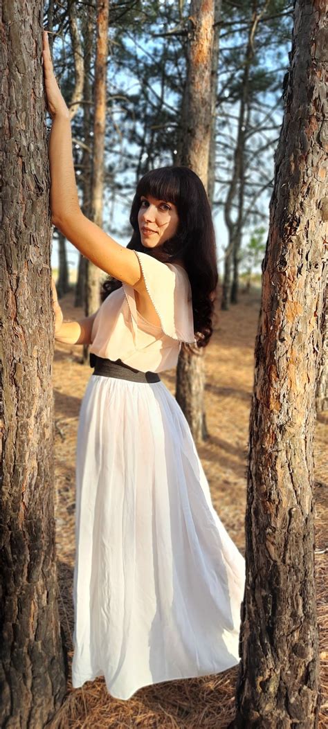 Девушка в лесу