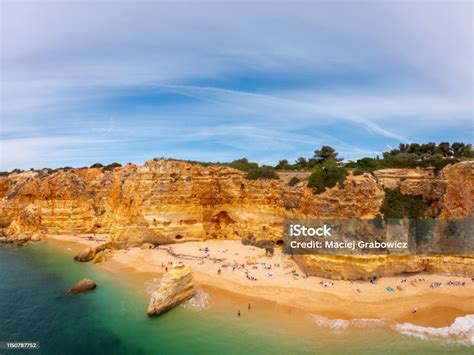 프라이아 드 마리 냐 가장 아름 다운 해변 라 고아 알가 르 베 포르투갈 절벽과 대서양 해안의 공중 전망 0명에 대한 스톡 사진