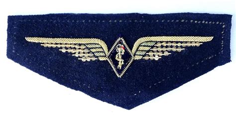 Insigne de poitrine Pharmacien Armée de l Air Service de Santé