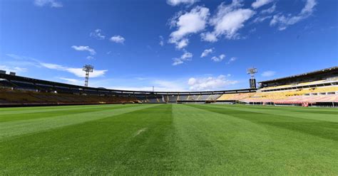 Liga Betplay 2025 Partido De Santa Fe Pereira En El Campín Bogotá