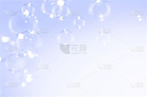 美丽的蓝色肥皂泡背景