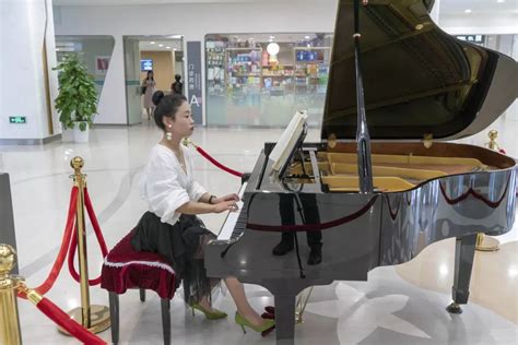 这家医院：用钢琴乐曲抚慰患者心灵 搜狐大视野 搜狐新闻