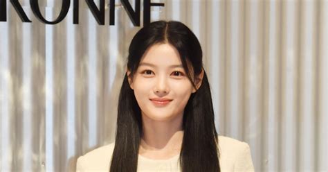 김유정 눈 뗄 수 없는 예쁨 [포토엔hd]