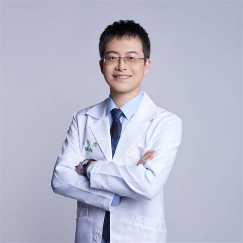 樹林現代腸胃科診所 🌟專業腸胃科醫師 何汶璁，守護您的健康🌟 還在為 腸胃不適、 胃食道逆流 或 慢性肝炎 等等問題煩惱嗎？ 快來樹林現代腸胃科診所找『何汶璁』醫師，讓他用豐富的經驗