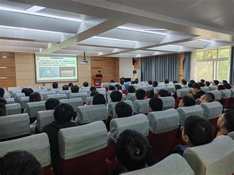 东方地球物理公司首席技术专家、《石油地球物理勘探》杂志主编李培明教授级高工做客地空论坛 地球物理与空间信息学院
