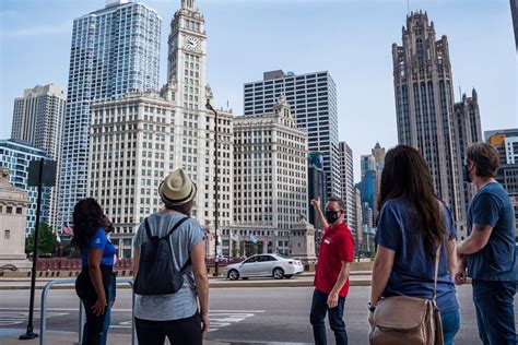 Chicago Walking Tour Explore Iconic Architectural Landmarks Book