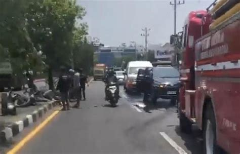 Kecelakaan Di Ringroad Jogja Pemotor Tewas Tertabrak Mobil Pemadam
