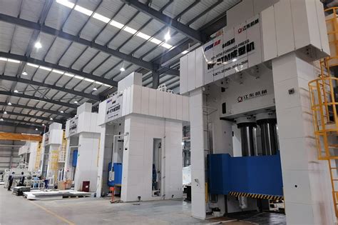 China The Carbon Fiber High Pressure Resin Transfer Molding Hp Rtm Equipment Manufacturers And
