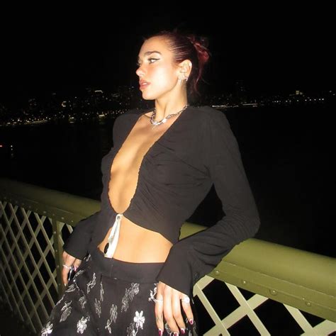 Dua Lipa Cleavage 4