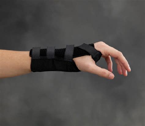 Norco Regular Wrist Support Braces