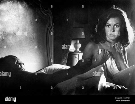 Stefanie Powers Actress Banque Dimages Noir Et Blanc Alamy