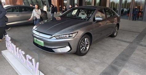 销量惊人！比亚迪秦家族200万销量达成腾讯新闻