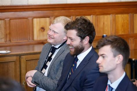 Их Британи Умард Ирландын Нэгдсэн Хаант Улсын парламентын ордонд зочиллоо