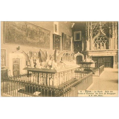 carte postale ancienne 21 DIJON Musée Salle des Gardes et Tombeaux