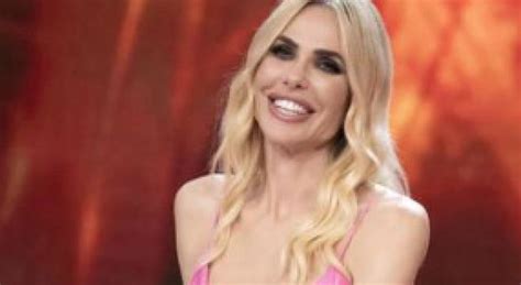 Ilary Blasi non condurrà più L Isola dei Famosi La verità sul suo futuro
