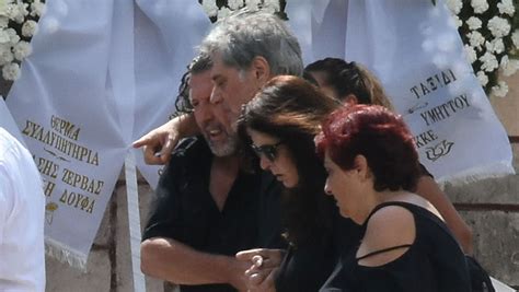 Οδυσσέας Σταμούλης Το τελευταίο αντίο στον 11χρονο γιο του Συντετριμμένος ο ηθοποιός και η