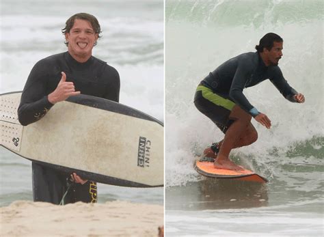 Pedro E Diogo Novaes Surfam Na Praia Da Barra Zona Oeste Do Rio
