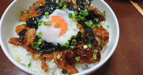 旨辛⭐豚バラ肉のスタミナ丼 By ことりんち 【クックパッド】 簡単おいしいみんなのレシピが317万品