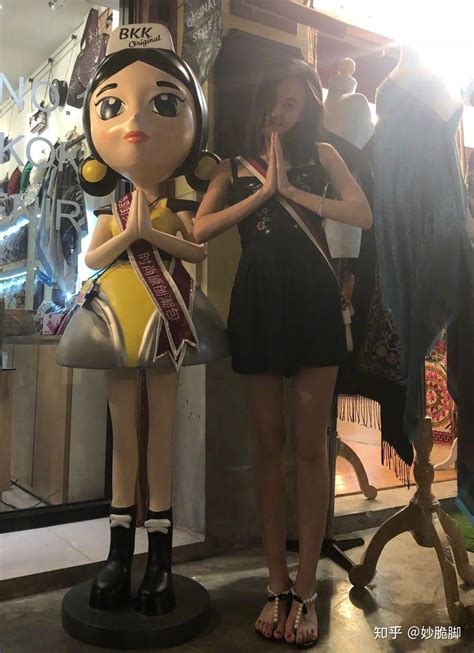 李一桐，一个双9分的脚 知乎