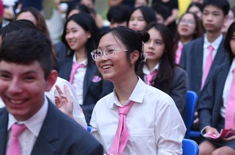 Ng M D N Trai Xinh G I P N T Qu C Gia Trong L Khai Gi Ng H Th Ng Tr Ng Th School