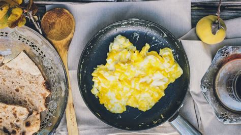 Honestly Simple How To Make Perfect Scrambled Eggs Youtube