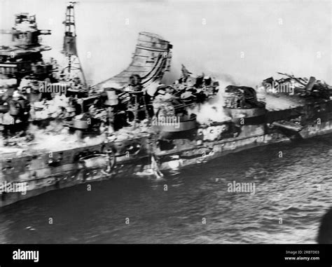 Atolón Midway Junio De 1942 Un Avión De La Armada De Los Estados