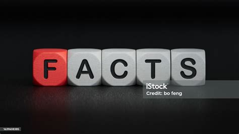 주사위는 사실이라는 단어를 형성3d 검은색 배경에 렌더링됩니다 가식적 미소에 대한 스톡 사진 및 기타 이미지 가식적 미소 개념 기사 출판 Istock