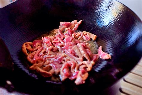 生炒羊肉怎么做生炒羊肉的做法蓝纹乳酪豆果美食