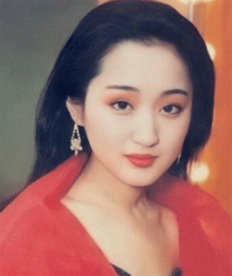 杨钰莹与赖文峰分手25年后，两个人的人生轨迹有何不同？发展事业时间