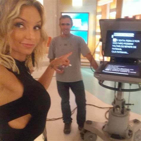 Luciana Abreu Surge Totalmente Nua Na Banheira TV 7 Dias