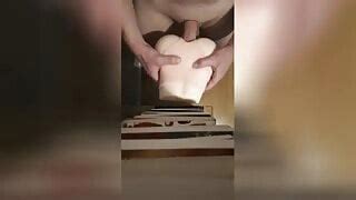 Một người đàn ông nghiệp dư trong một video khiêu dâm tự chế cận cảnh