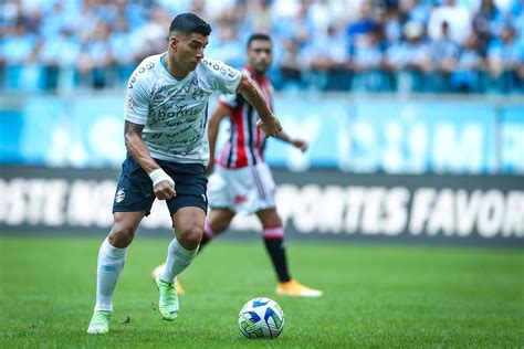 A importante marca alcançada por Suárez no jogo contra o São Paulo