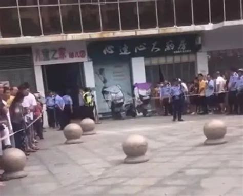 紧急！一男子幼儿园行凶致3死6伤，照片公开，警方悬赏10万，见到请立即报警！财经头条