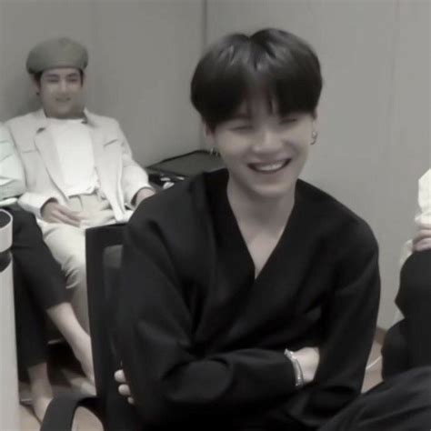 Pin by Dương Tiểu Mai on Anhiu Yoongi Suga Min yoongi