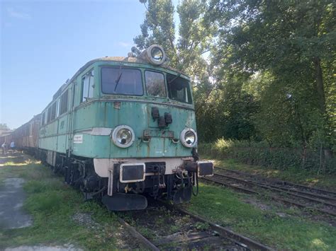 EU07-001 (First of its kind) : r/trains