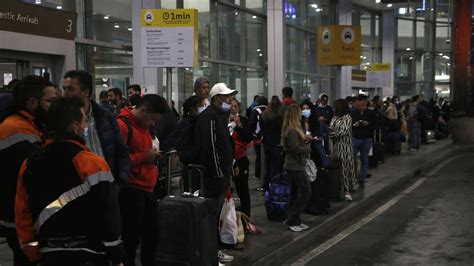 Por qué se fueron del país más de medio millón de colombianos en 2022