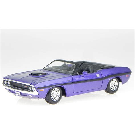 Maisto Metalni model autića 1 24 1970 Dodge Challenger R T Convertible
