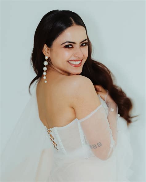 ਸਿੰਮੀ ਚਾਹਲ Simi Chahal Tressloungeofficial 💘 Instagram