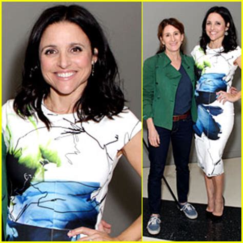 Julia Louis Dreyfus Gets Scared By Julia Roberts Watch Now Julia