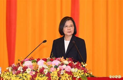 新聞 蔡總統為軍校畢業生授階「掛反」 Gossiping板 Disp Bbs