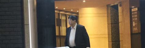 《有村架純似の色白美女と》山田太郎文部科学政務官が国会開幕前夜に「ラブホ不倫」写真 山田氏は「約5年前に出会い、自然と男女の仲になりました」 文春オンライン