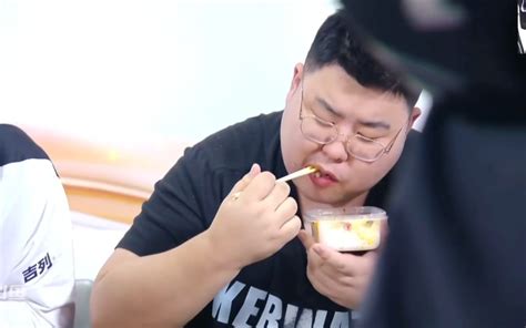 高燃重庆狼队小胖高光操作集锦 bilibili B站 无水印视频解析YIUIOS易柚斯