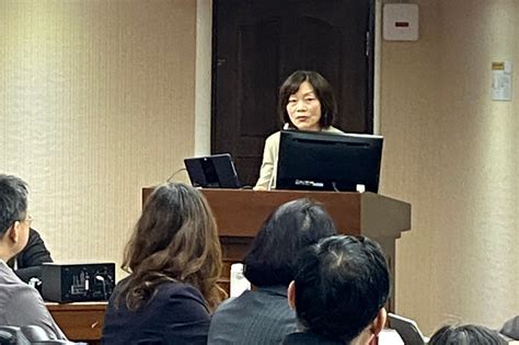 緩解女性照顧負擔 研擬移工納長照 旅宿業缺工 ，何佩珊：低薪非解 1111產業人才荒