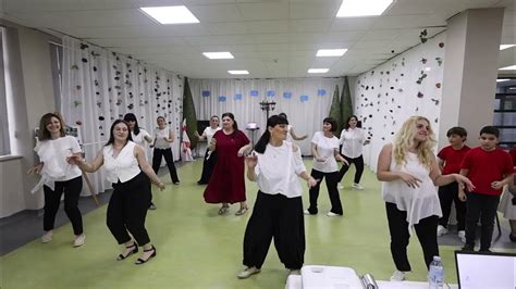 მასწავლებლის მშობლებისა და მოსწავლეების ერთობლივი ცეკვა Youtube