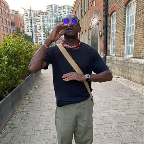 Don Innis Dainnisman • Threads Say More