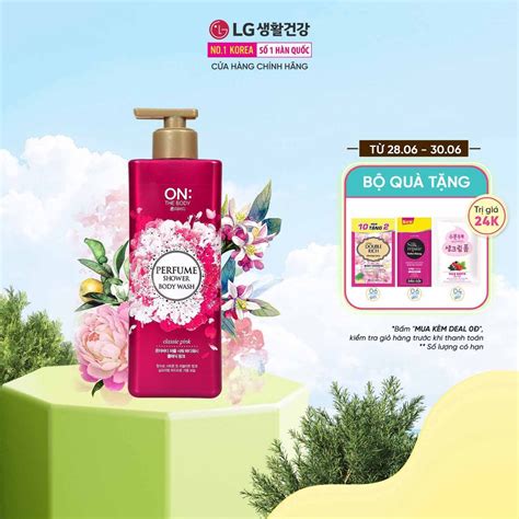 Sữa tắm dưỡng ẩm hương nước hoa On The Body Perfume Classic Pink 500g