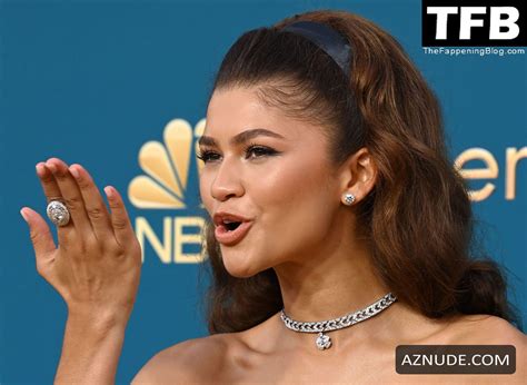 Zendaya Sexy Seen Flaunting Her Stunning Figure In A Black Dress At The