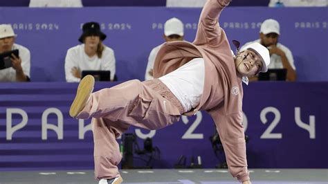 Raygun La Rutina De Breakdance De Una Profesora Australiana Se Vuelve